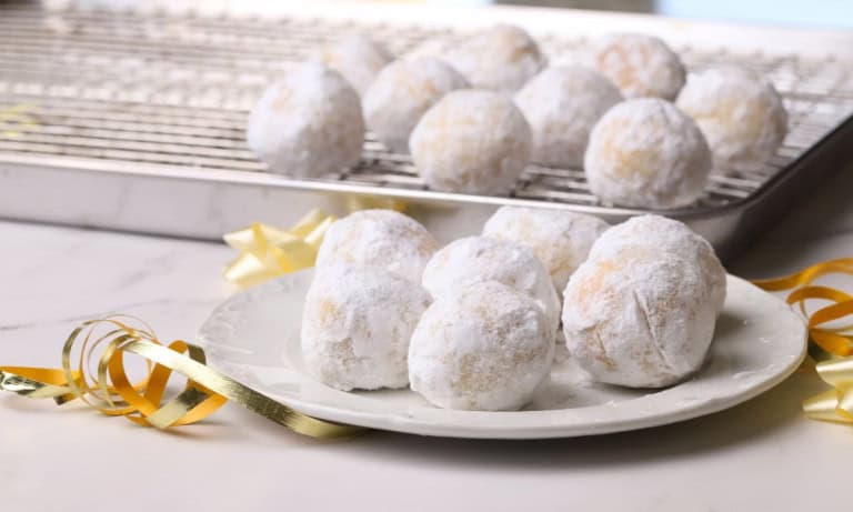 Keto Snowball Cookies (Low Carb, Gluten Free) - I Hacked Diabetes